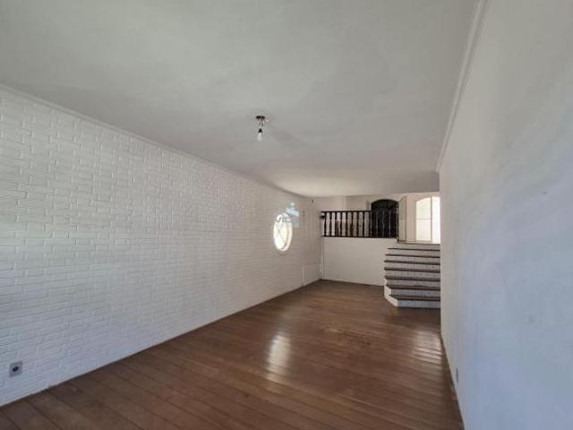 Imóvel no Nova Campinas: Sobrado com 3 Quartos, Suíte, Salas, Terraço, Salão de festas, Biblioteca