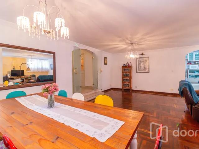 Imóvel na Costa Aguiar com 3 dormitórios e 188m²