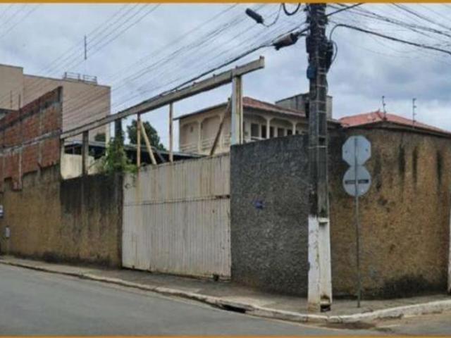 IMÓVEL NA AVENIDA JOSÉ RODRIGUES DE ALMEIDA, Nº 353, CENTRO, IPABA/MG. COMPOSTO DOS LOTES 03 360,00