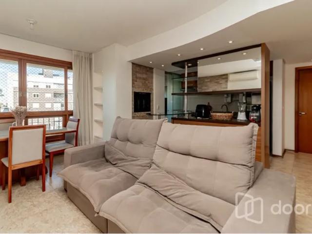 Imóvel na João Ernesto Schmidt com 3 dormitórios e 87m²