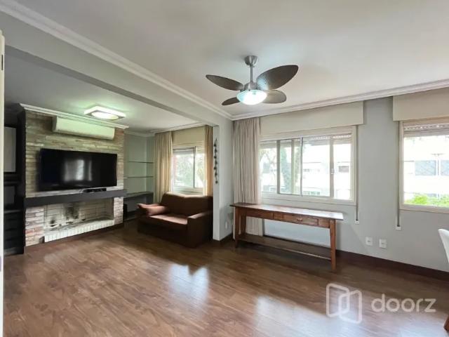 Imóvel na Polônia com 3 dormitórios e 106.81m²