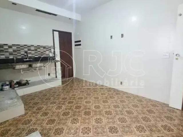 Imóvel para venda tem 125 metros quadrados com 4 quartos em Tijuca Rio de Janeiro RJ