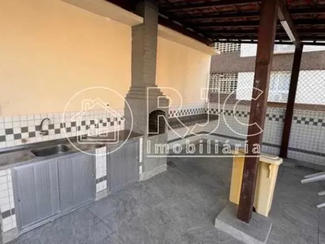 Imóvel para venda tem 131 metros com 3 quartos e suíte no Flamengo