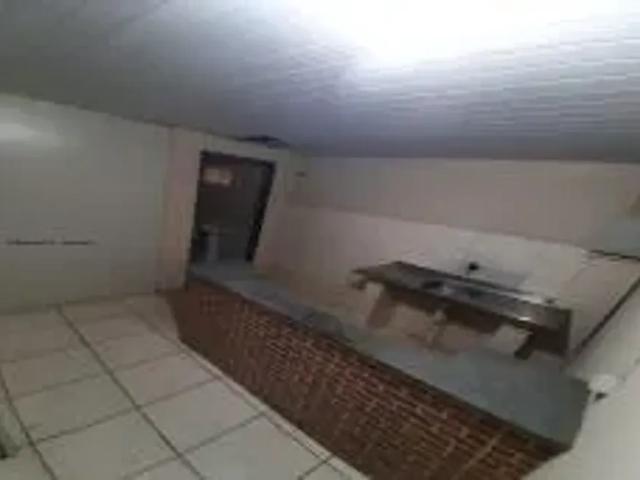 Imóvel para venda tem 575 metros quadrados em Rodocentro Londrina PR