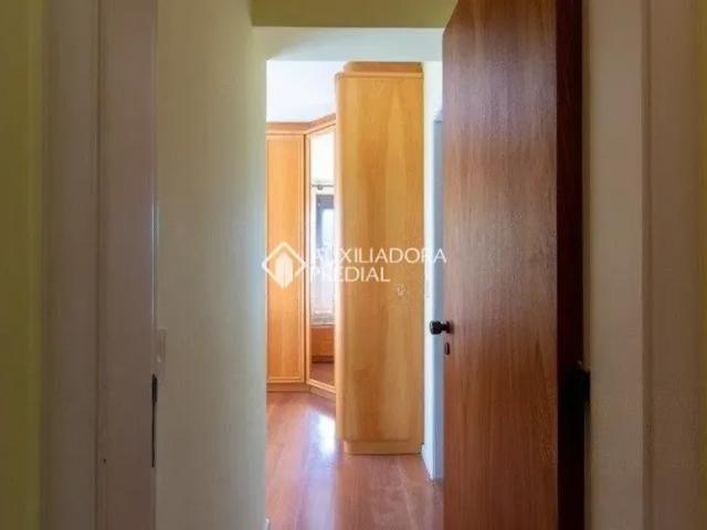 Imóvel para venda tem 80 metros quadrados com 3 quartos em Menino Deus Porto Alegre RS
