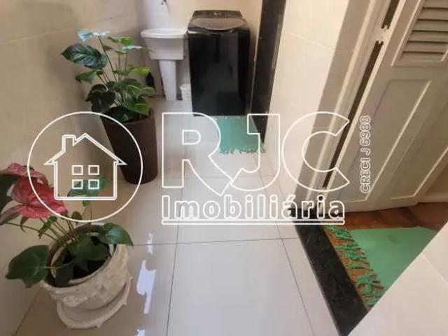 Imóvel para venda possui 106 metros quadrados com 3 quartos em Tijuca Rio de Janeiro RJ