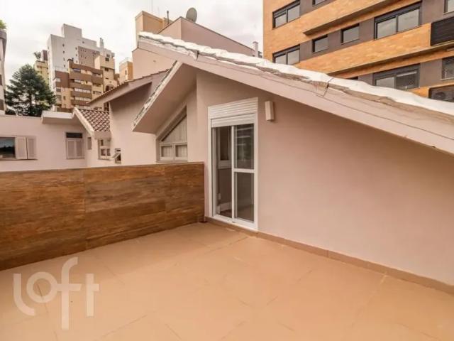 Imóvel para venda possui 111 m², com 2 quartos, bairro Petrópolis Porto Alegre RS
