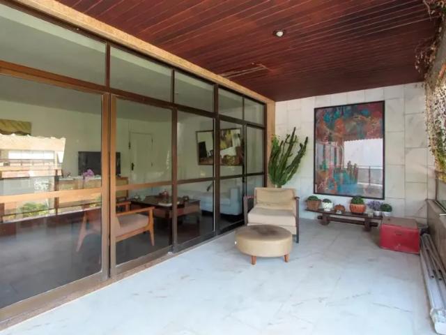 Imóvel para venda possui 156 metros quadrados com 3 quartos em Barra da Tijuca Rio de Janeiro RJ