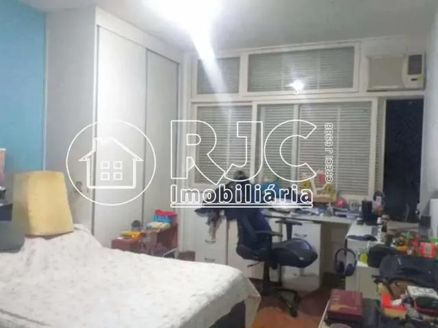 Imóvel para venda possui 160 metros quadrados com 4 quartos em Tijuca Rio de Janeiro RJ