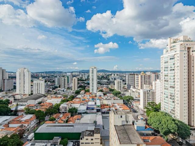 Imóvel para venda possui 206 metros quadrados com 4 quartos em Vila Romana São Paulo SP