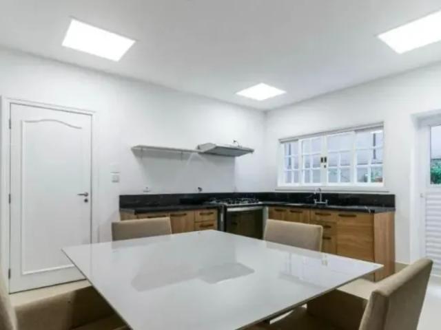 Imóvel para aluguel e venda com 551 metros quadrados com 4 quartos