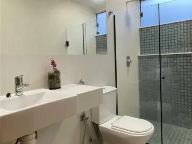 Imóvel para aluguel e venda tem 293 metros quadrados com 5 quartos