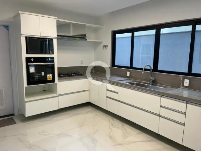 Imóvel para aluguel e venda tem 350 metros quadrados com 3 quartos
