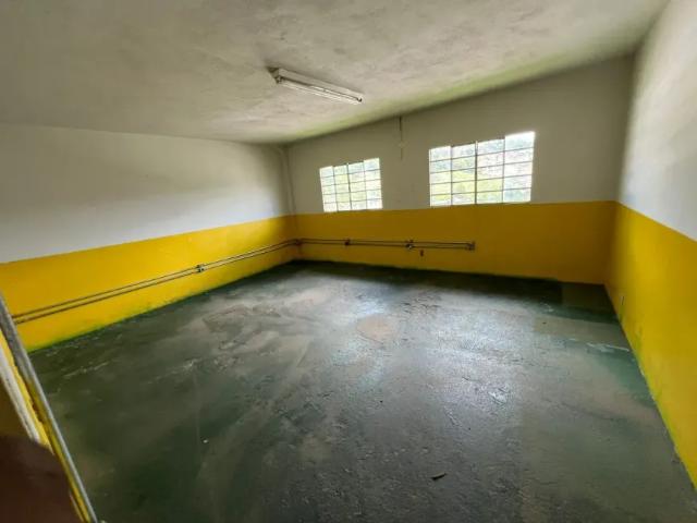 Imóvel para aluguel possui 1000 metros quadrados com 10 quartos