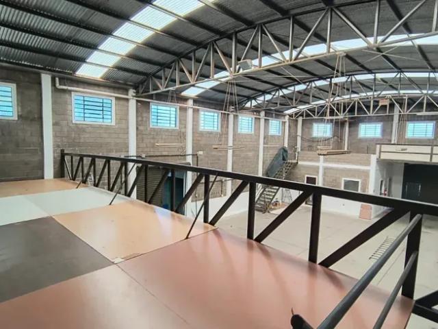 Imóvel para aluguel possui 355 metros quadrados em Santa Rosa Ipês Piracicaba SP