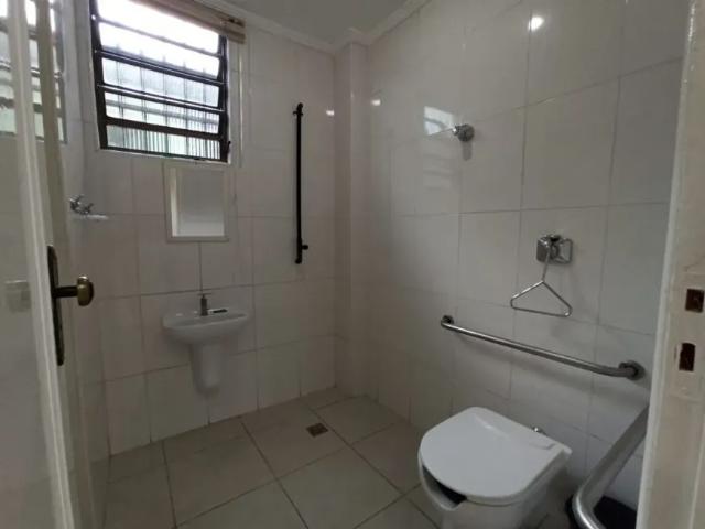 Imóvel para aluguel tem 160 metros quadrados com 4 quartos em Embaré Santos SP