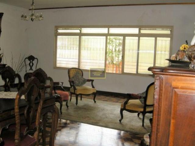 Imóvel para fins comerciais e residencial, ótimo local a 300 metros da estação do metro São Paulo