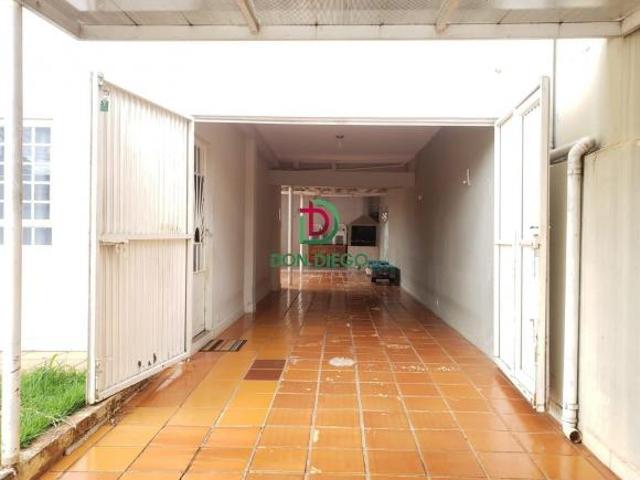 Imóvel para Investidor, está alugada, Casa Sobrado a venda no Maria Lucia Londrina PR