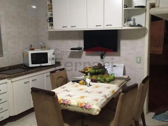 Imovel para renda localizado no Jardim Japão, 4 casas e um galpão no terreno