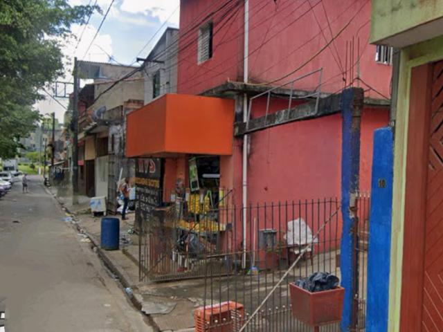 Imóvel renda 250m2 04 casas + 06 vaga 05 banheiro, 01 Salão comercial. Munhoz. Júnior R$ 440.000,00