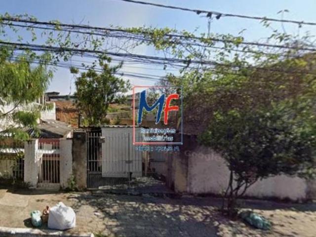 Imóvel residencial com tres casas antigas no mesmo terreno, uma delas com 200 m²,2 dormitórios