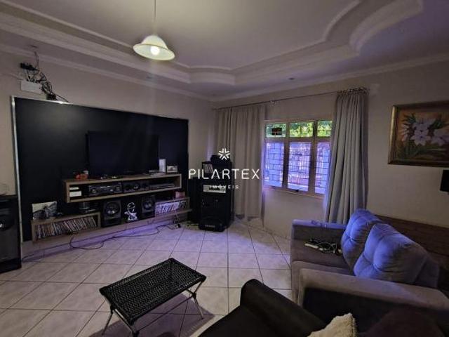 Imóvel residencial à venda situado na Rua Raposo Tavares, com área construída de 175,35 m² em terre