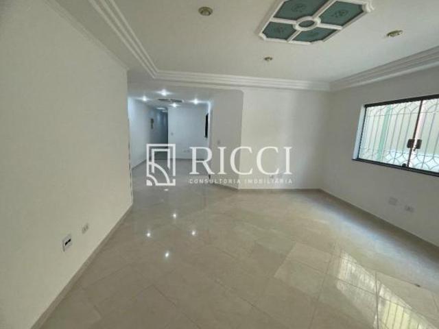 Imóvel Residencial de Alto Padrão com 3 suítes e 2 vagas de garagem no Boqueirão, Santos SP 169m²
