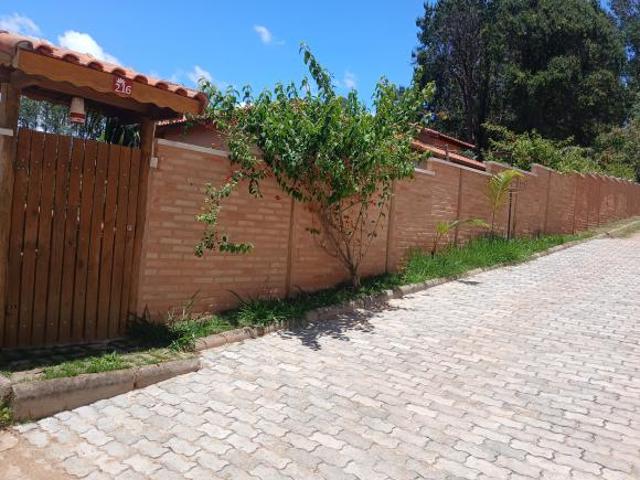 Imóvel residencial e comercial em lugar tranquilo, excelente padrão