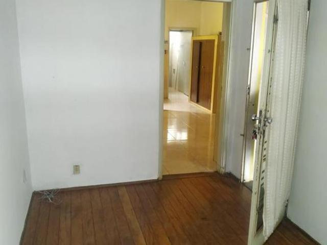 Imóvel residencial/comercial, muito bem localizado no Centro de São Carlo.