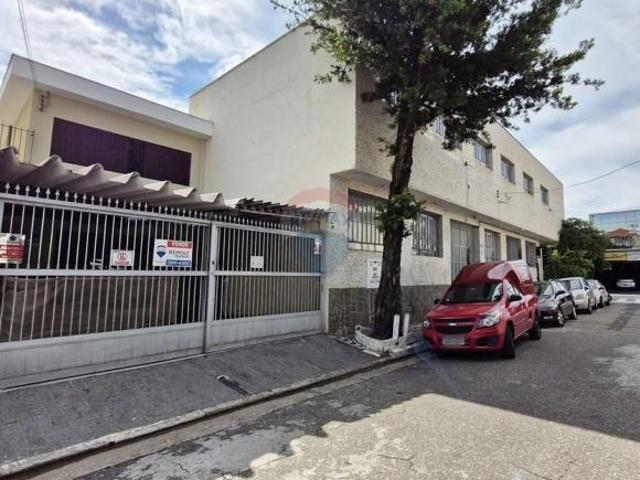 IMÓVEL ÚNICO COM DOIS SOBRADOS – EXCELENTE OPORTUNIDADE DE INVESTIMENTO OU MORADIA FAMILIAR