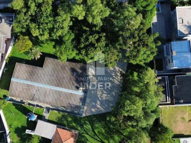 Imóvel único no centro de Colombo, com terreno exc