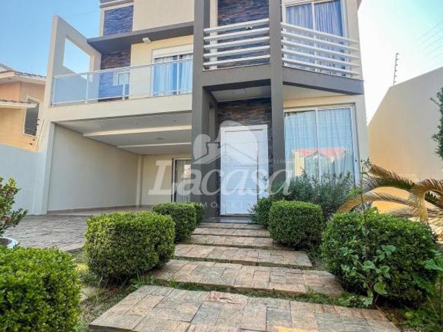 Imobiliária La Casa vende/aluga: Sobrado de alto padrão no Batel, semi mobiliado! Próximo ao Unimax