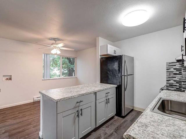 Images Columbia Apartments 3 Bedroom Apartment for Rent at 13424 Ne Sandy Blvd, Portland, OR 97230 Argay
