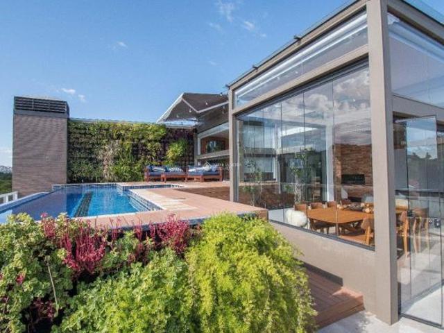 IMPECÁVEL COBERTURA COM VISTA PLENA PARA O GUAÍBA