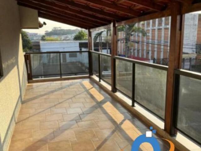 Impecável casa à venda em Curitiba PR, bairro Cajuru: 3 quartos, 3 banheiros, 2 vagas, 123,62m². Con