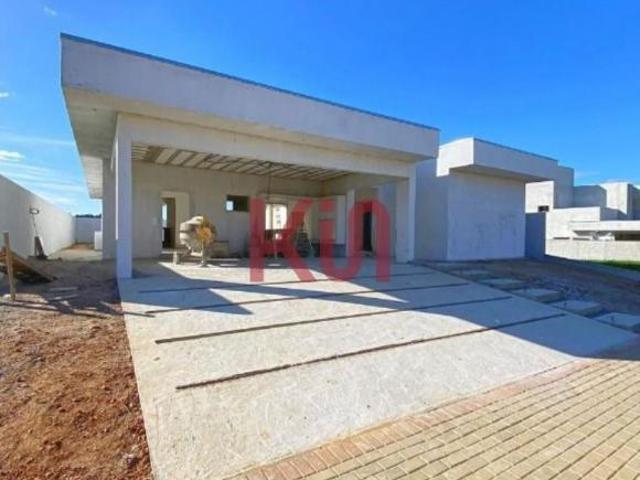 Impecável casa à venda em Caçapava SP, 3 quartos, 2 suítes, 3 vagas de garagem