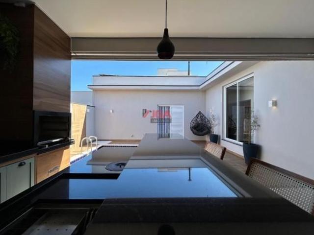 Impecável casa à venda em Indaiatuba SP, Jardim Residencial Viena, 3 quartos, 1 suíte, 3 salas, 3 ba