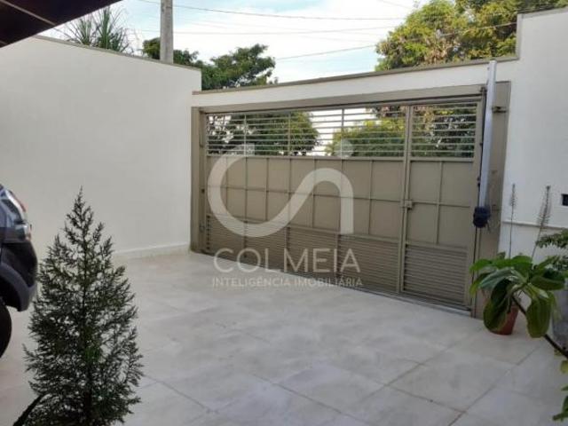 Impecável casa à venda em Indaiatuba SP, Vila Florença: 2 quartos, 1 suíte, 2 salas, 2 vagas, 104,30