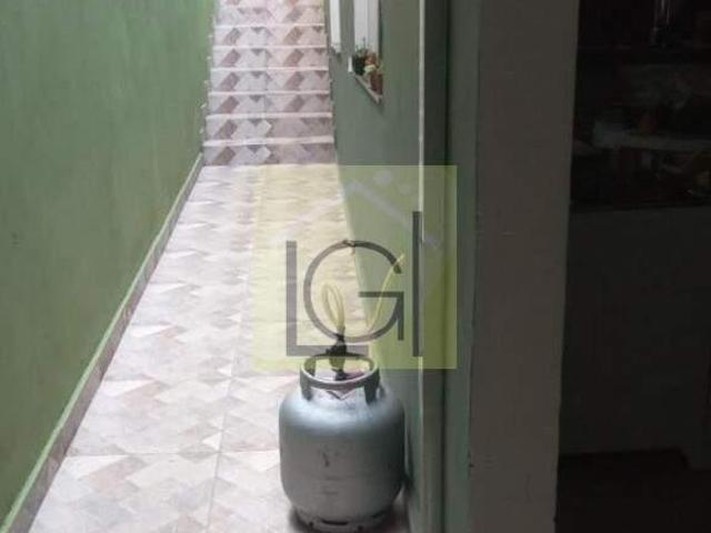 Impecável casa à venda em Salto SP, Jardim Celani: 2 quartos, 2 suítes, 2 salas, 4 banheiros, 3 vaga