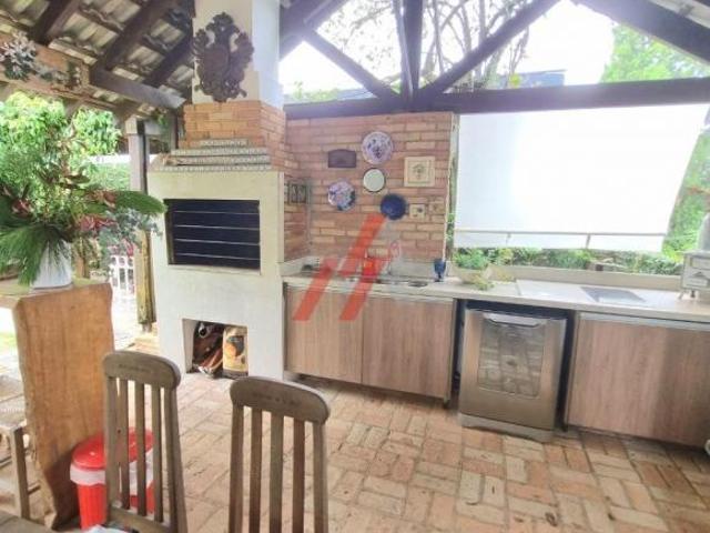 Impecável casa em condomínio à venda em Alphaville, Santana de Parnaíba SP: 3 quartos, 1 suíte, 3 sa