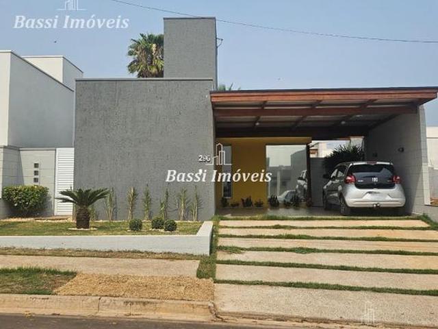 Impecável Casa em Condomínio à Venda em Residencial Califórnia, Estiva Gerbi SP: 3 Quartos, 1 Suíte