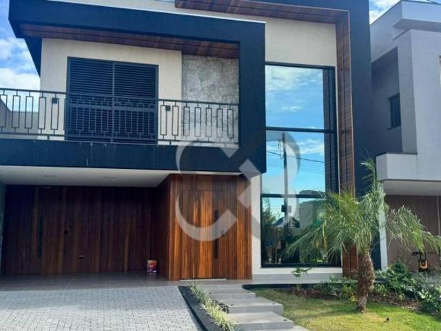 Impecável! Casa Nova com 4 Suítes e Piscina no Condomínio Bella Vitta!