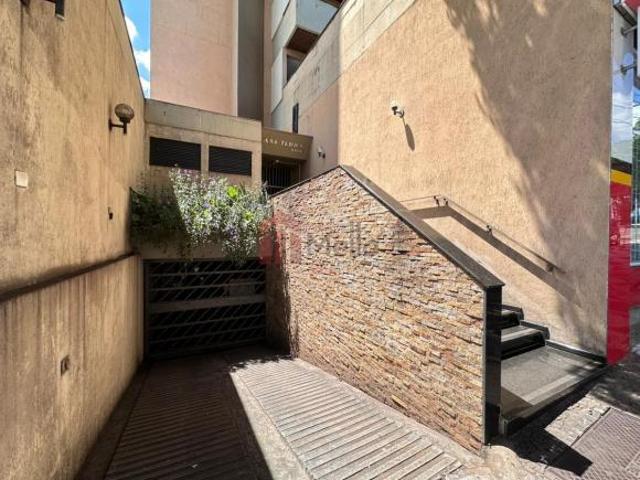 Impecável apartamento à venda em Umuarama PR, Zona I: 3 quartos, 1 suíte, 2 salas, 3 banheiros, 1 va