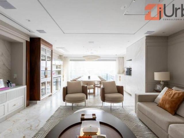 Impecável apartamento à venda em Pinheiros com 160m², 3 suítes à 300mts da Estação Sumaré