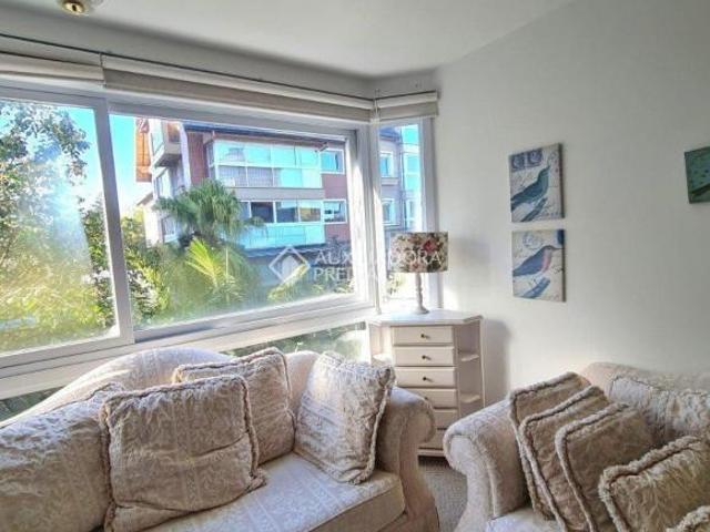 Impecável apartamento, localização central privilegiada!