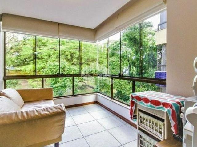 Impecável e amplo apartamento de 3 dormitórios no Passo da Areia