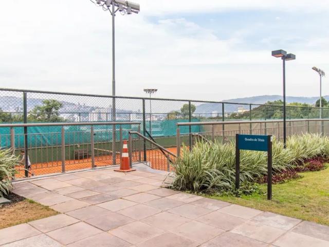 Impecável e mobiliado no central parque!