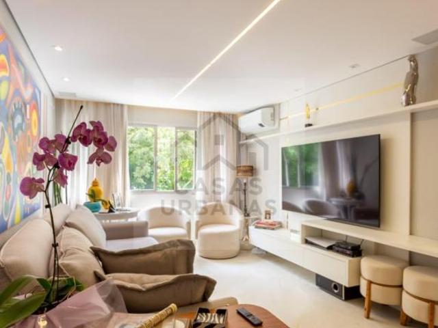 Impecável em Moema: 110m² Totalmente Reformado!