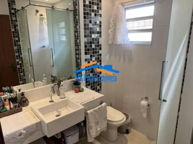 Impecável sobrado com 03 dormitórios sendo 1 suíte, 219 m² área construída