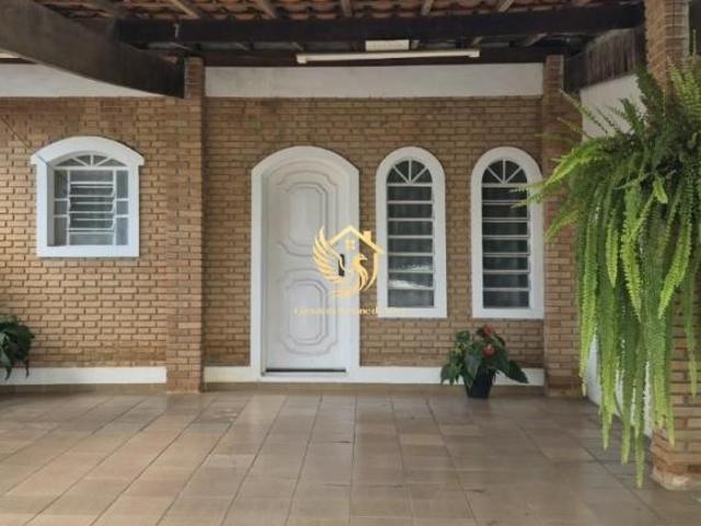 Impecável residência à venda em Taubaté SP, bairro Parque São Luís. 4 quartos, 1 suíte, 1 sala, 3 ba